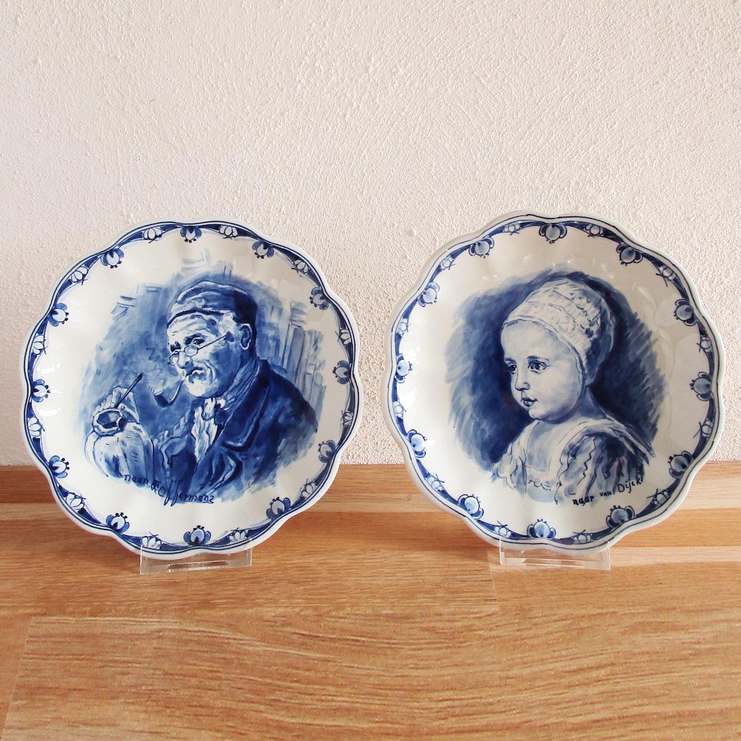 ROYAL DELFT BLUE Wall Plates With Paintings After Offermans and Van ...