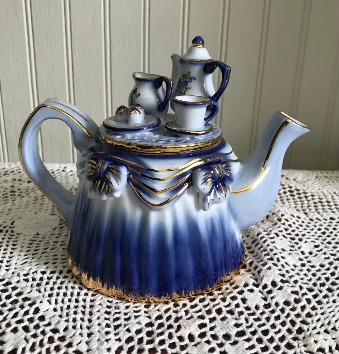 KPM Teapot Blue and Gold Trim on White With a 5-pc Play Tea - Etsy