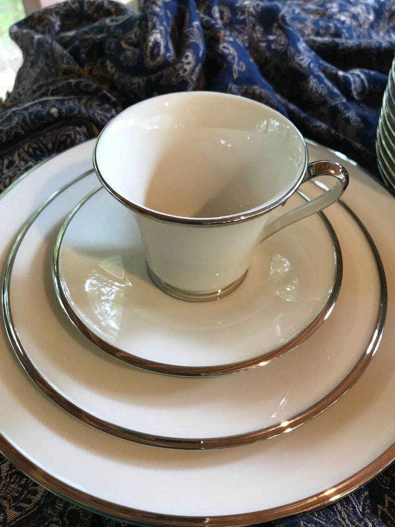 Lenox Solitaire Dimension Collection Ivory With Platinum Band ...