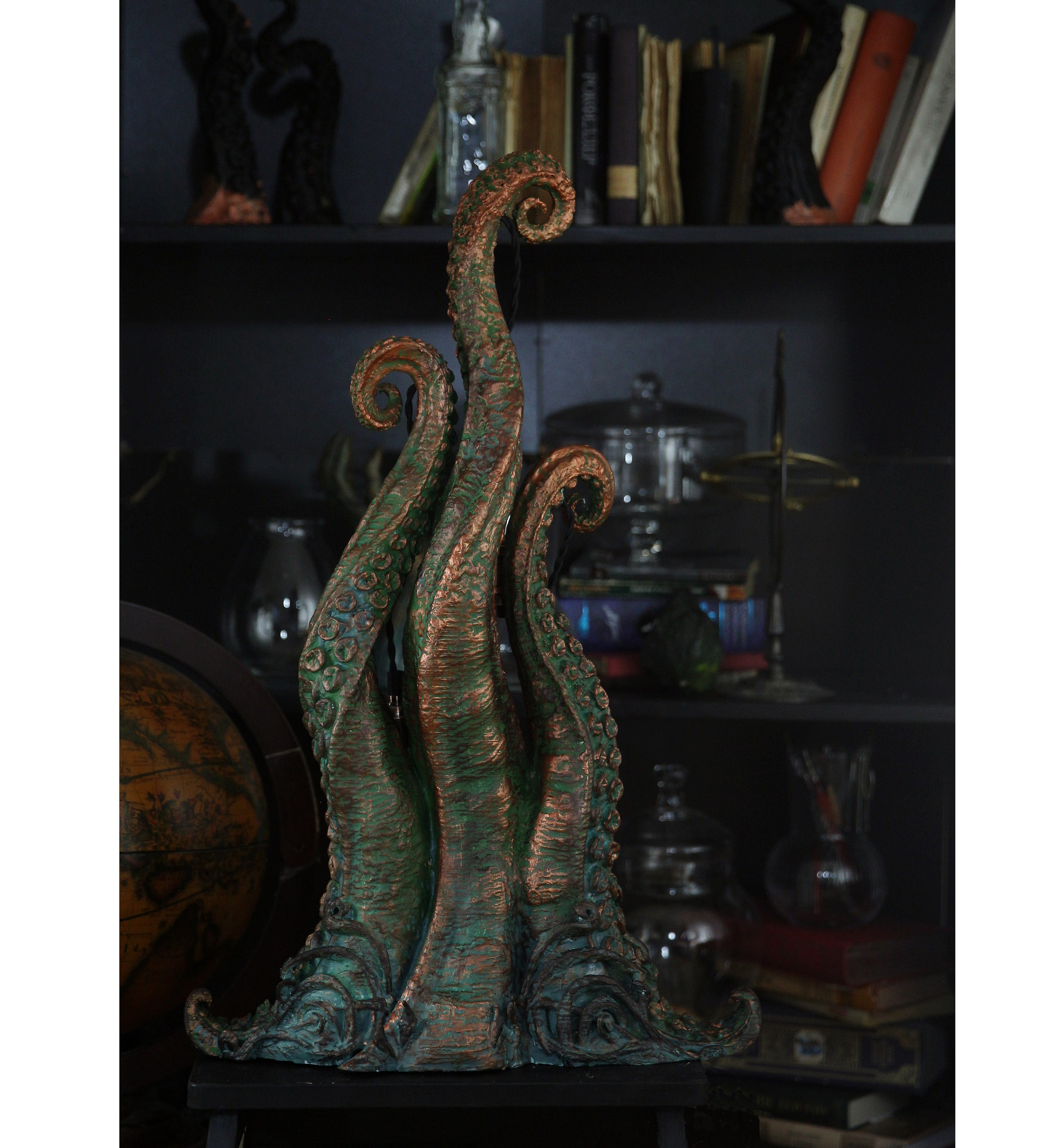 Tentacle Kraken Octopus Statue, Lovecraft Gothic Sculpture Table Lamp ...
