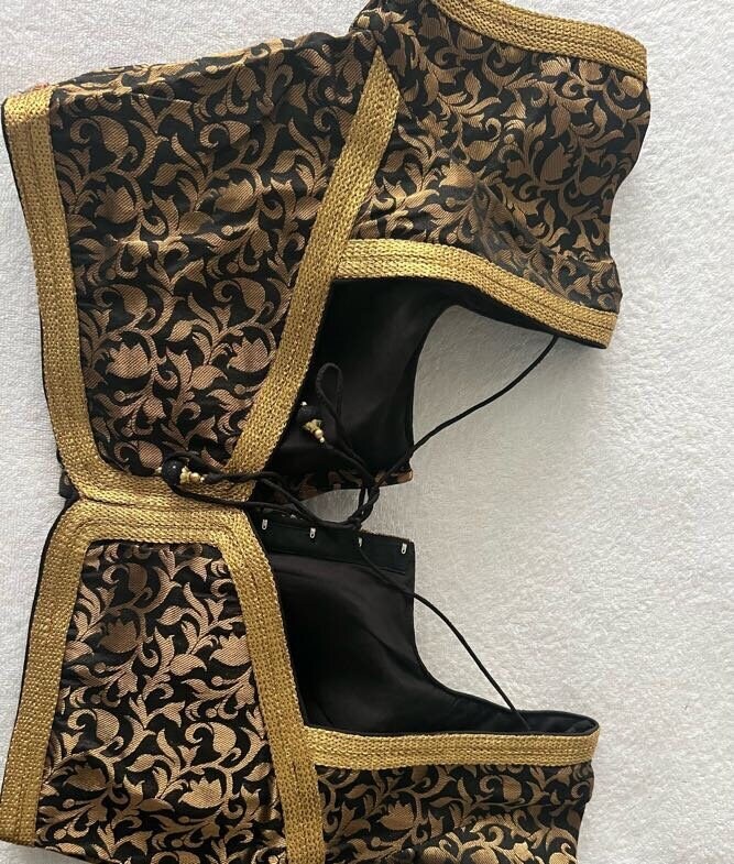 Gray With Gold Border Geometric Saree With Stitched Blouse - Etsy