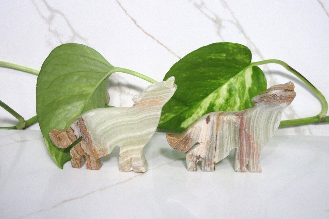 Crystal Wolf Carving Green Onyx Crystal Carved Wolf Green Gemstone Wolf ...