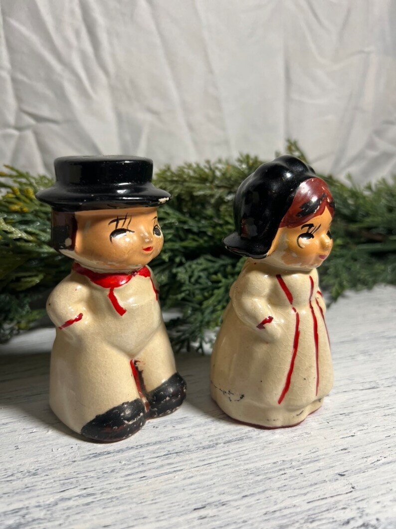 Vintage Ceramic Red and White Amish Couple Salt and Pepper - Etsy