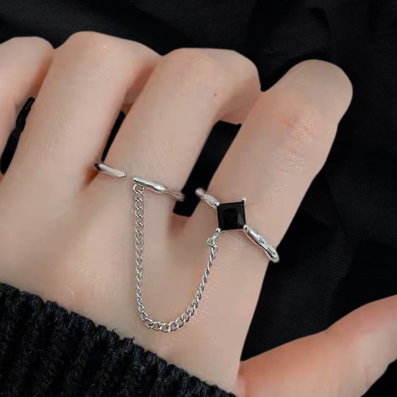 Onyx Chain Double Ring, Instagram Trendy Jewelry, Insta Inspo Tiktok Fashion Style, Internet ...