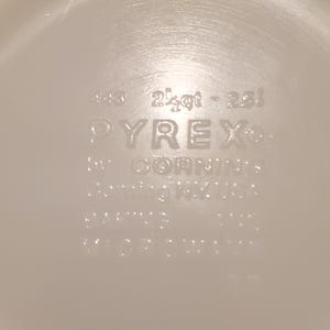 Pyrex Daisy Pattern Mixing Bowl, #443 - Etsy