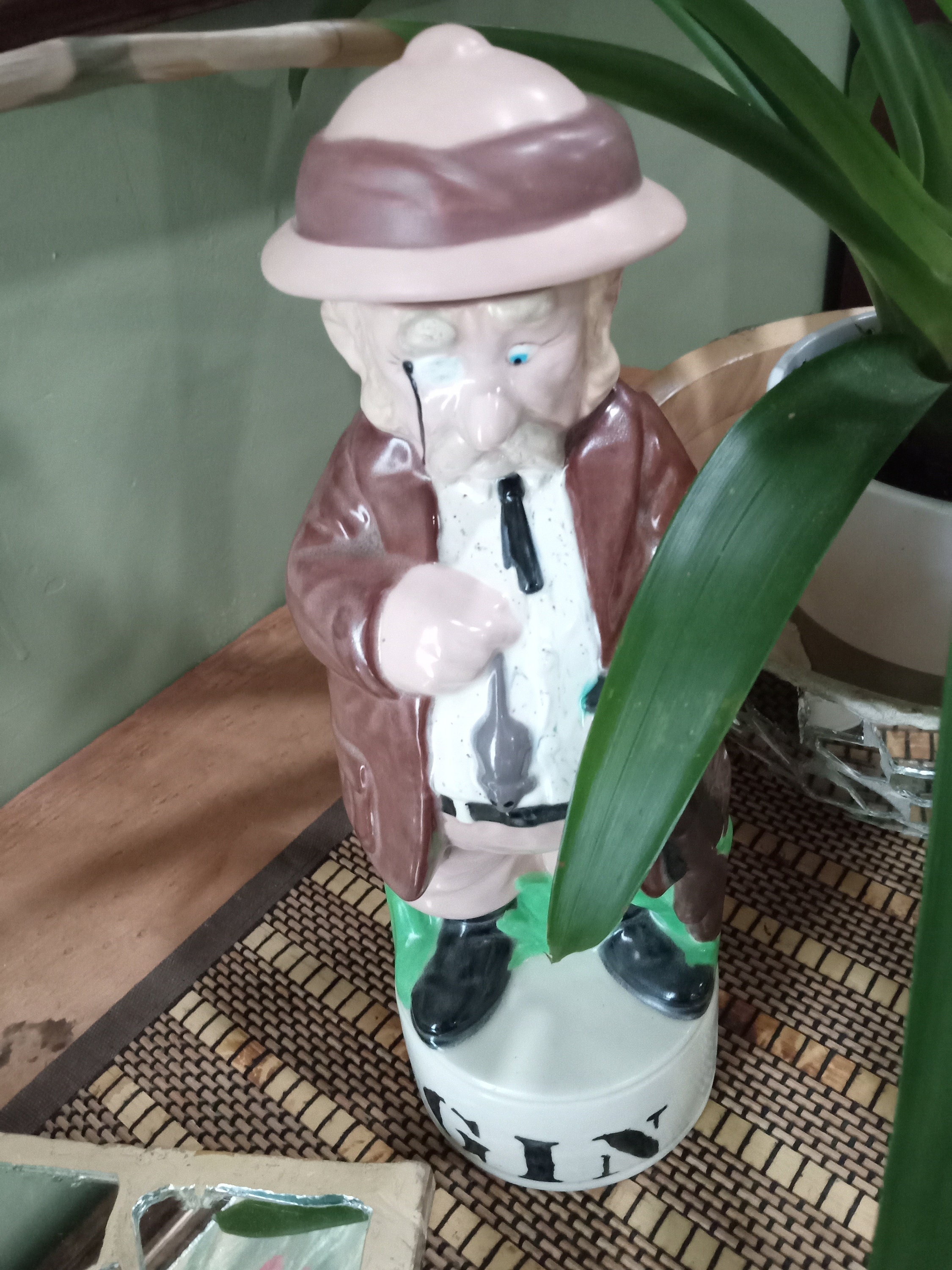 Vintage Alberta Mouse Hunter Gin Decanter Figure. - Etsy