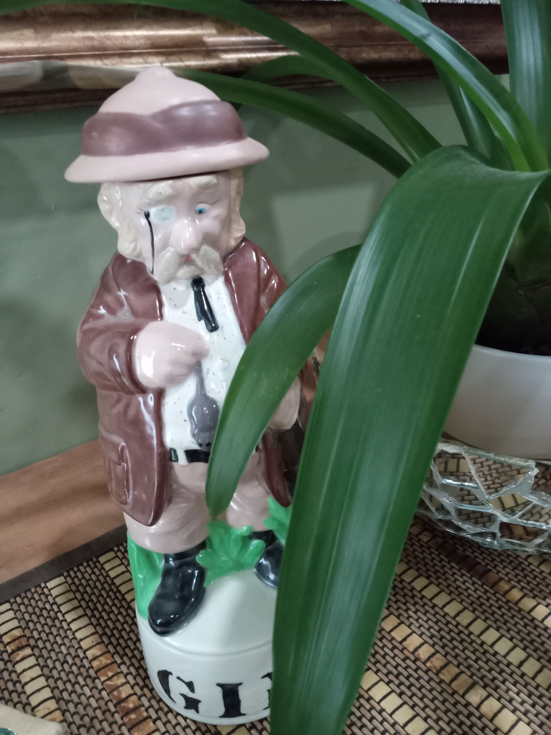 Vintage Alberta Mouse Hunter Gin Decanter Figure. - Etsy