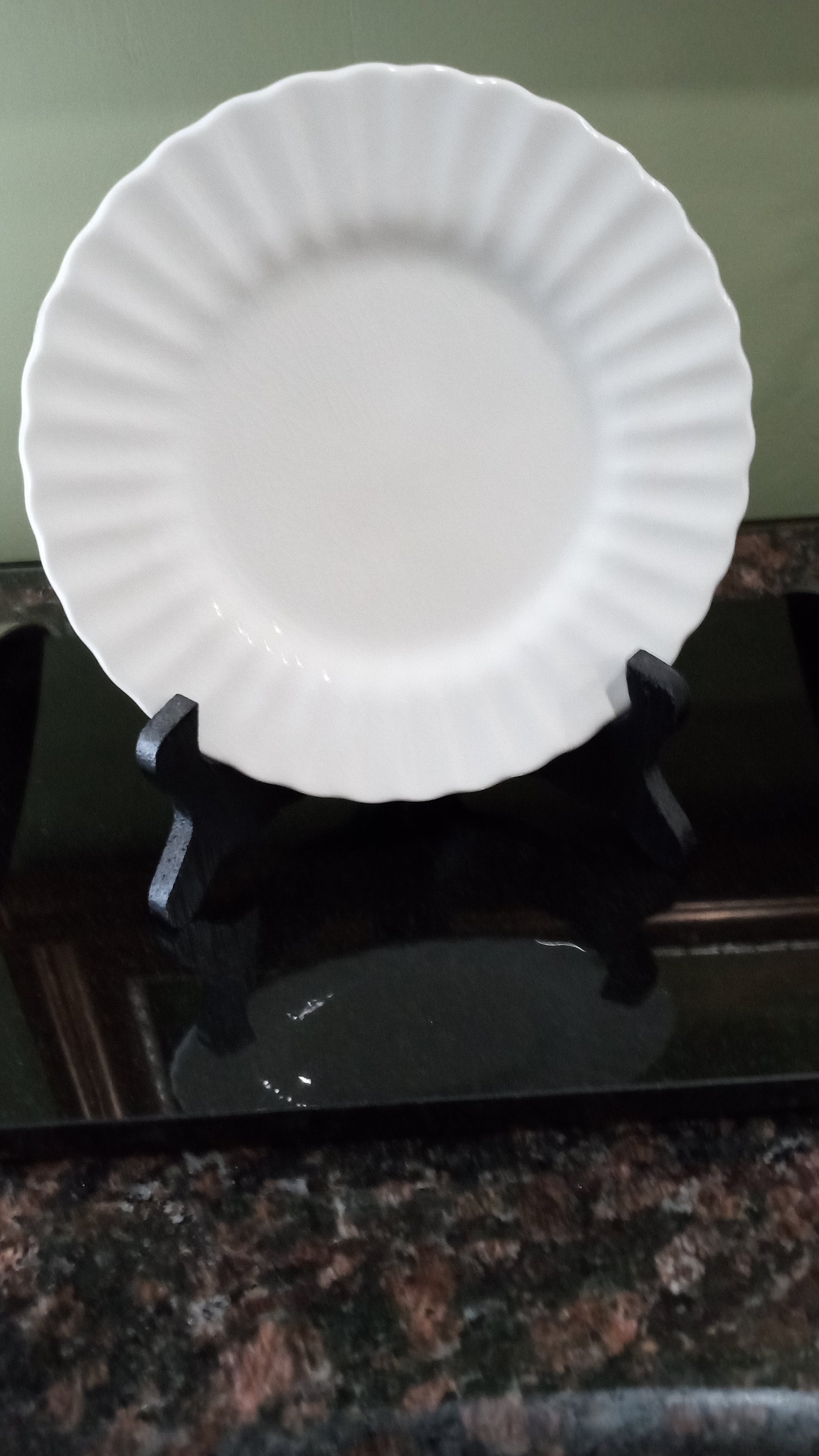 Vintage J&G MENKIN Classic White Scalloped Edge Ribbed Desert Bread ...
