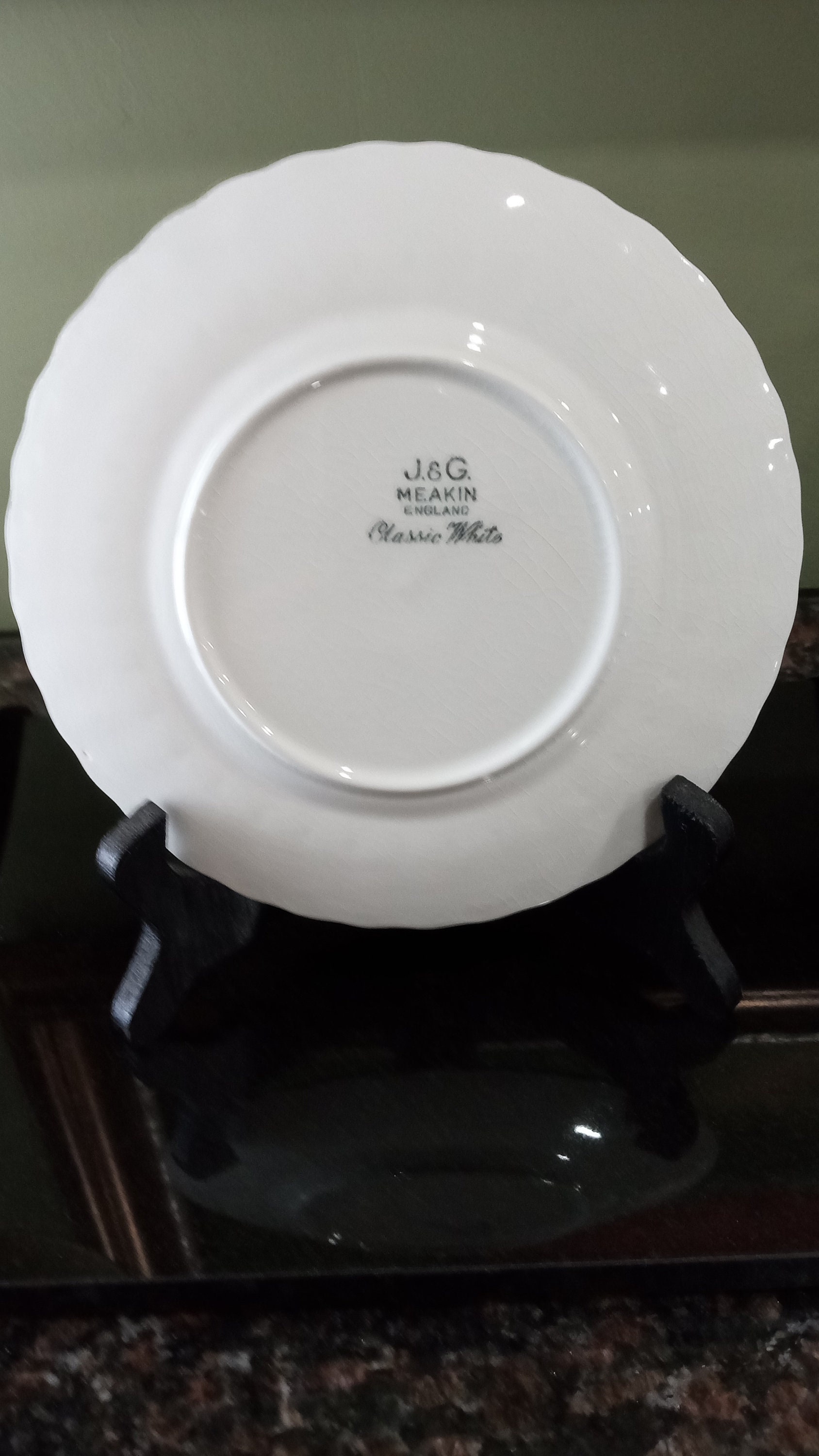 Vintage J&G MENKIN Classic White Scalloped Edge Ribbed Desert Bread ...