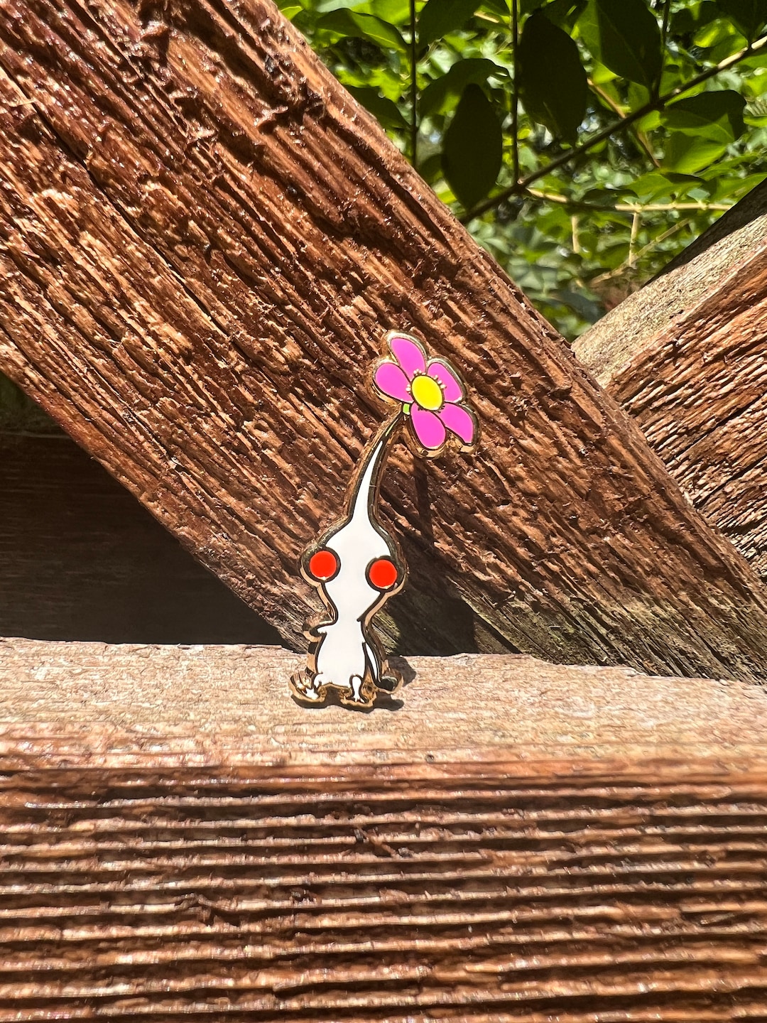 White Pikmin | Pikmin | 1.25 in Hard Enamel Pin - Etsy
