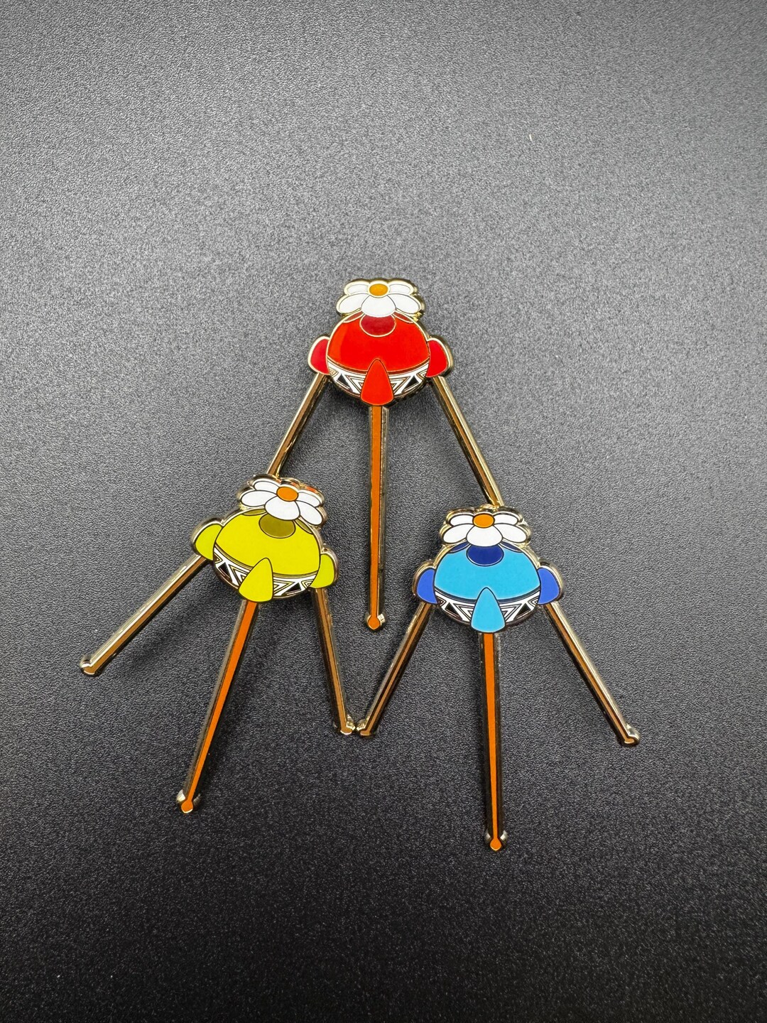 Pikmin Onion Ship Enamel Pin Set of 3 • 2" Hard Enamel Pins - Etsy