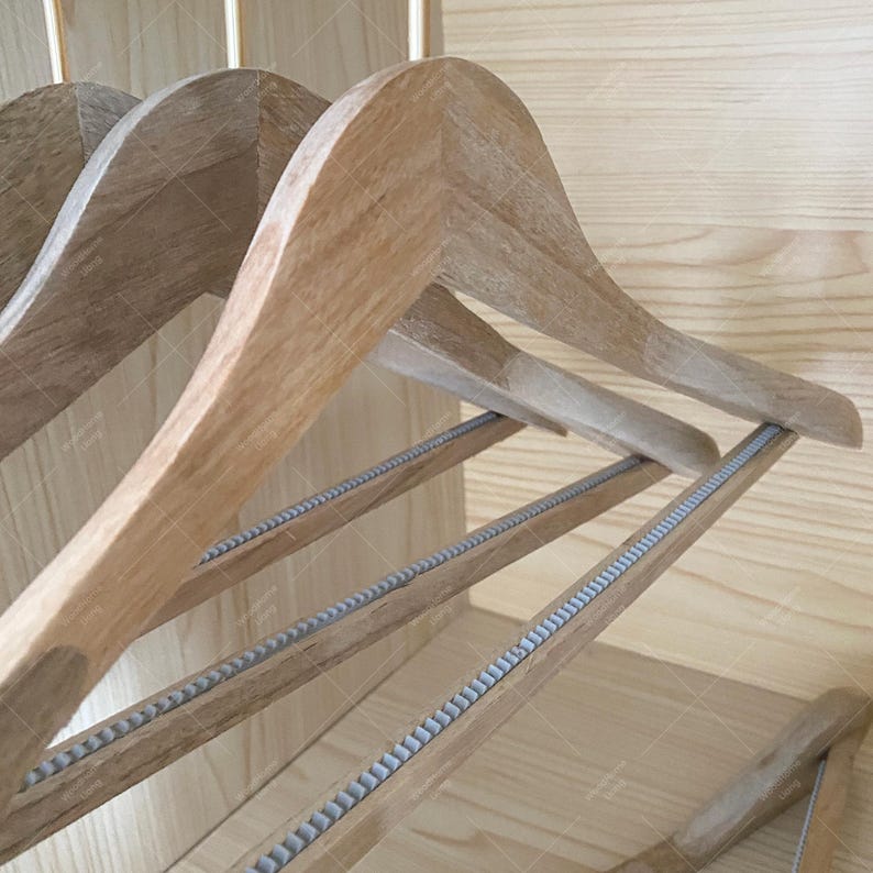 Natural Camphor Wood Hangers With Wide Shoulder Design, Premium ...