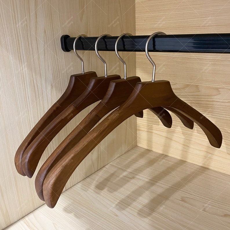 Curved Wood Hangers, Smooth Finish Wood Suit Hangers ,clothing Hangers ...