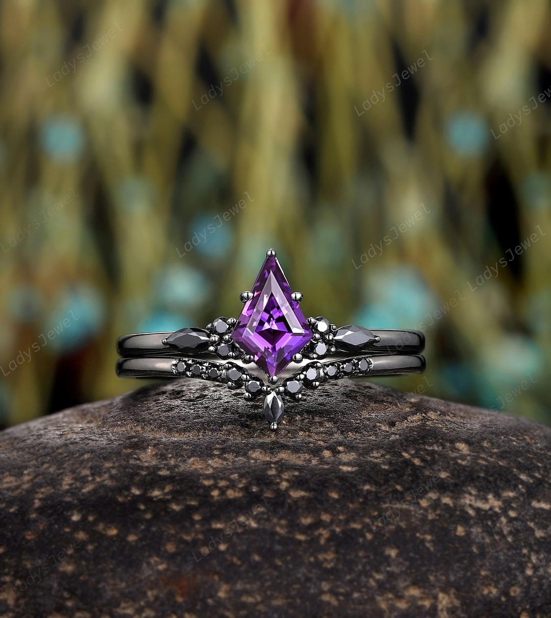 Gothic Kite Cut Purple Sapphire Bridal Set Black Gold Violet Sapphire ...