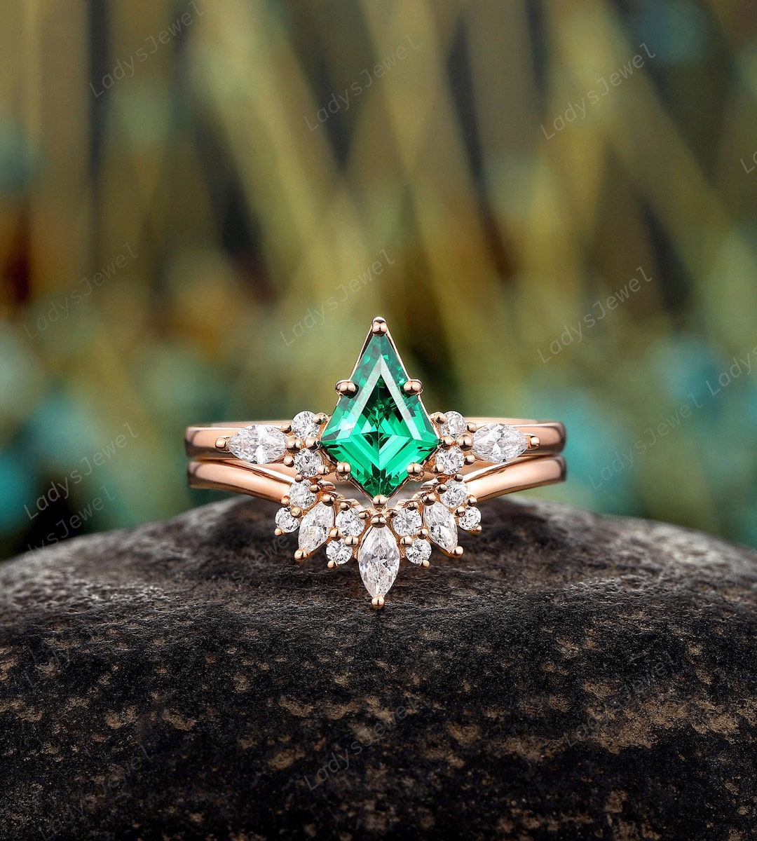 Kite Tsavorite Green Garnet Engagement Ring Set 14K Rose Gold January ...