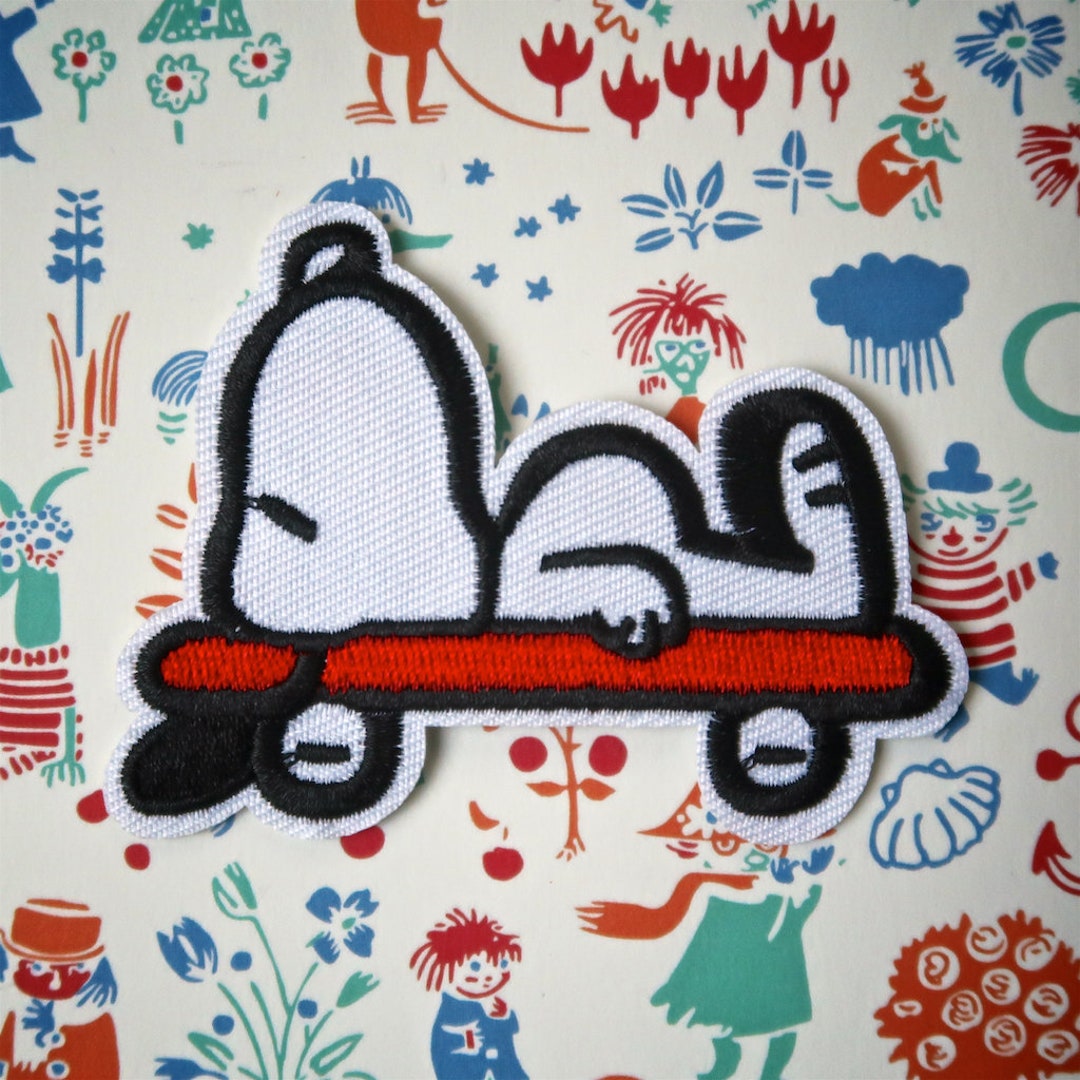 Snoopy Embroidery Patch // Snoopy From the Peanuts Comics - Etsy