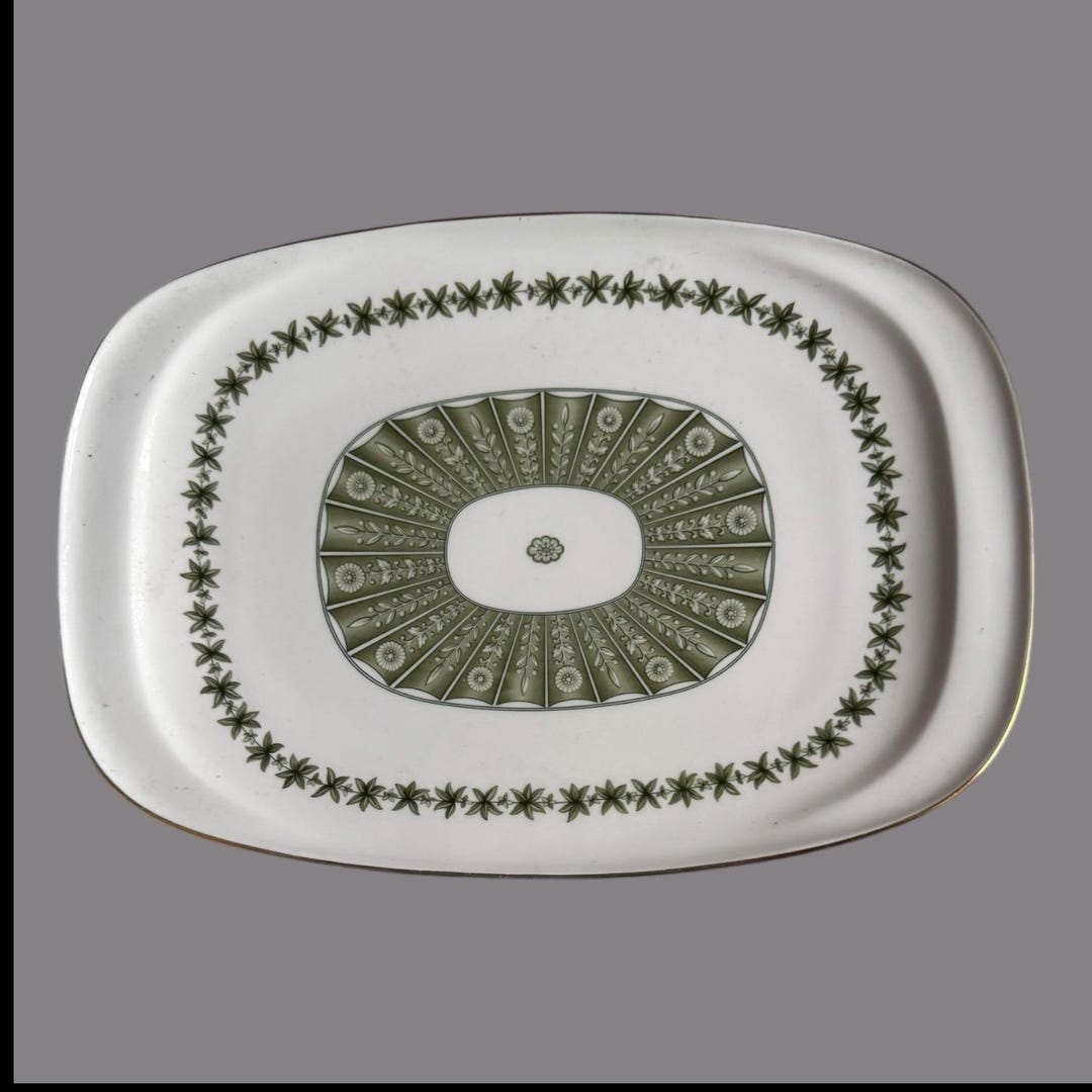 Spode Provence Y7843 White Jade and Gold Gilding With Glazed Finish. A ...