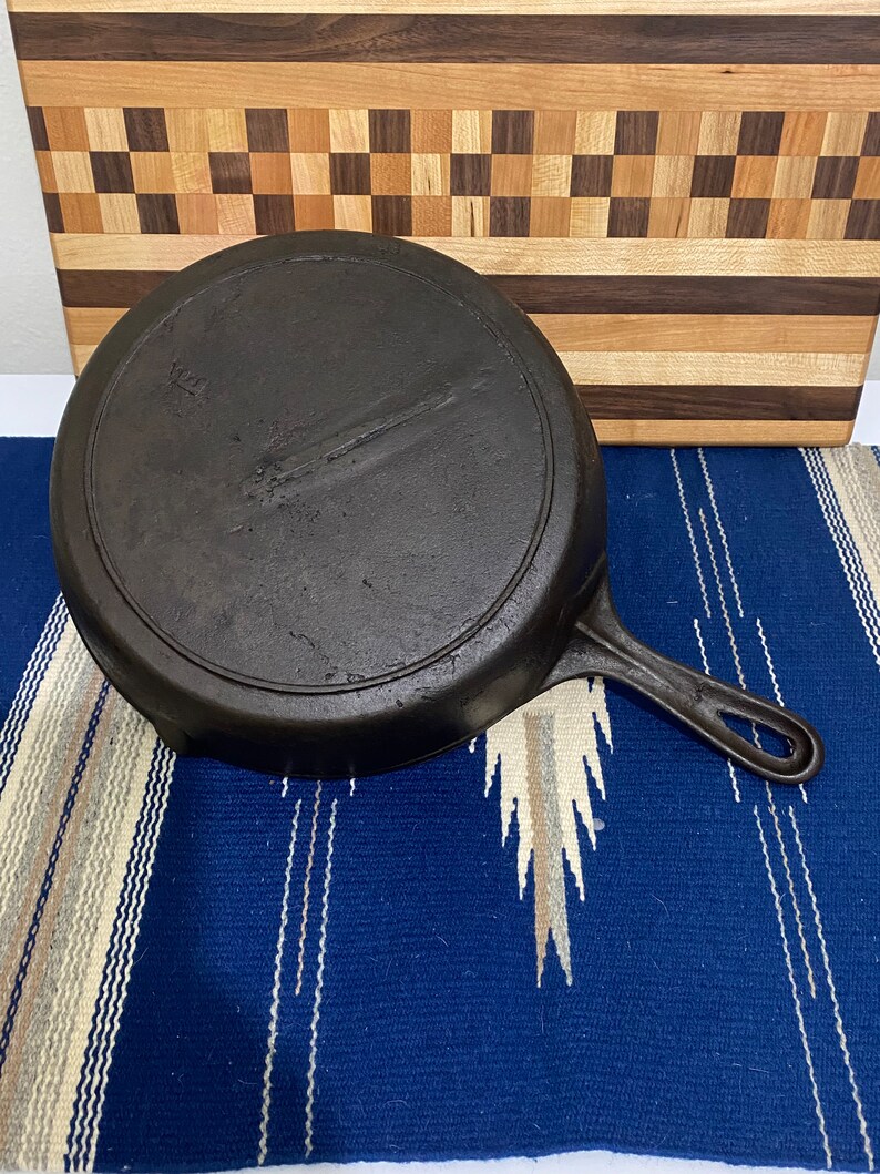 Southern Mystery Skillet Raised 8 Gate Marked Skillet - Etsy