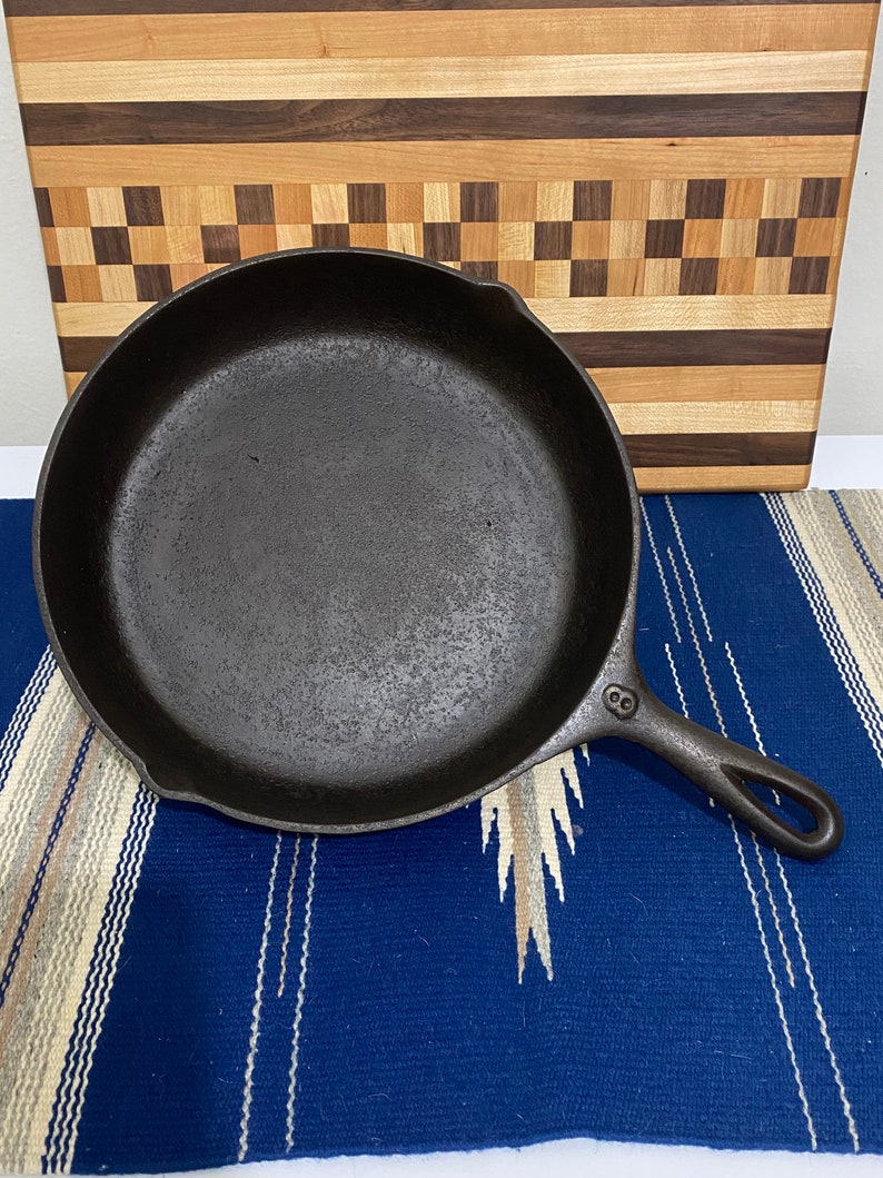 Southern Mystery Skillet Raised 8 Gate Marked Skillet - Etsy