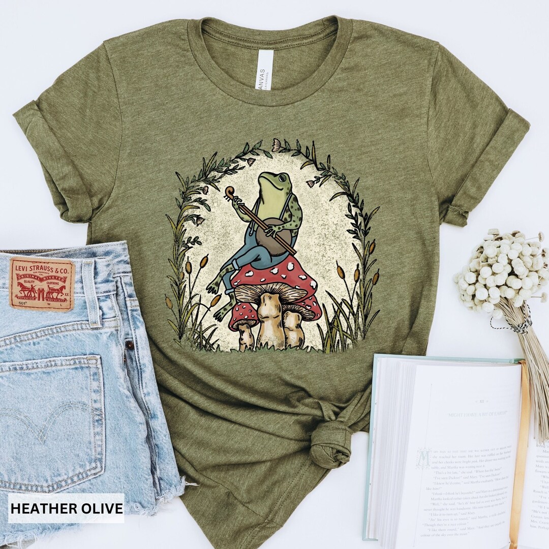 Frog Shirt Mushroom T-shirt Cottagecore Clothing Frog and - Etsy