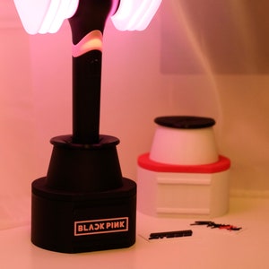 Universal K-pop Lightstick Stand (customizable) - Etsy