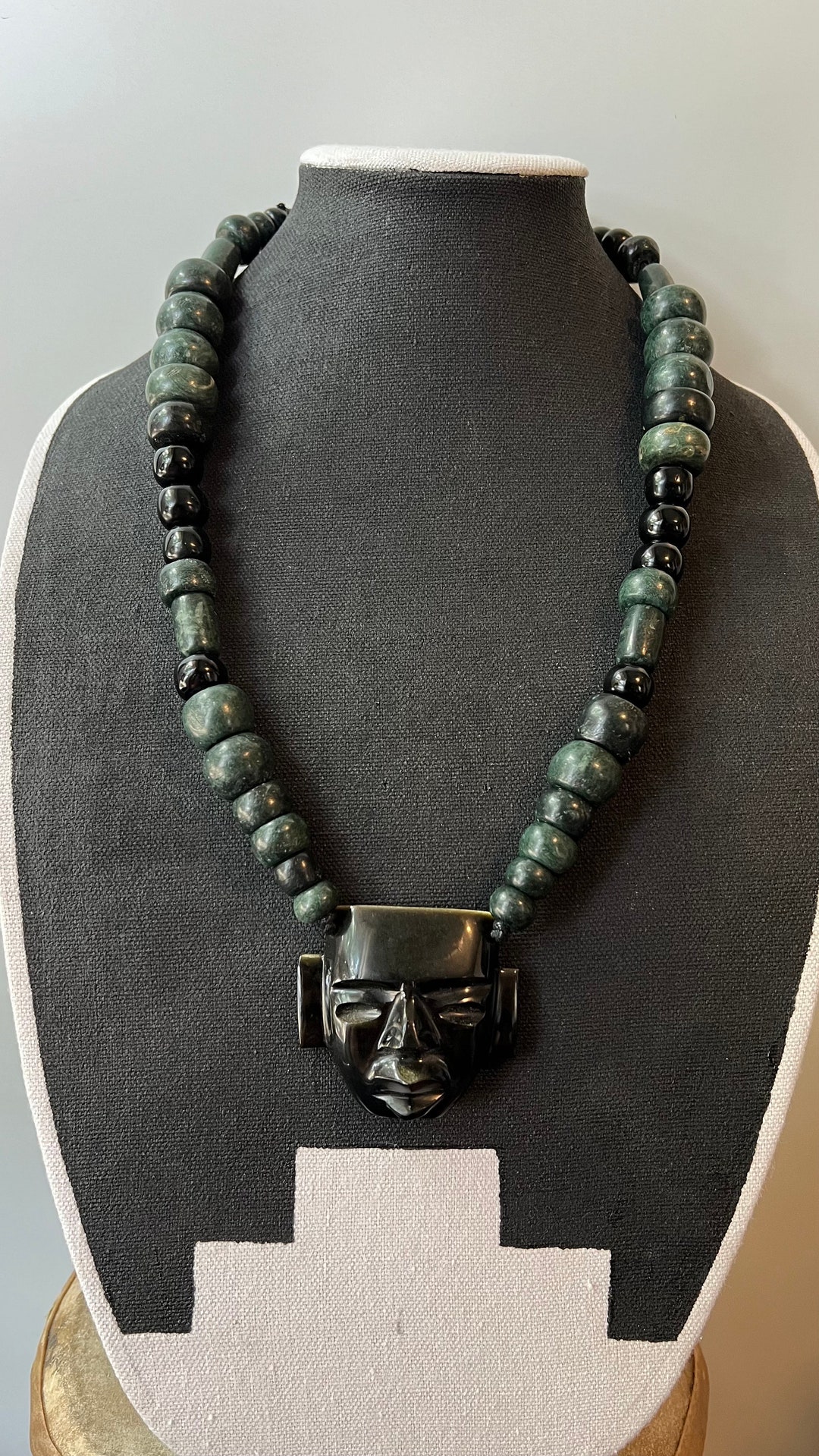 Malinaltepec Obsidian and Jade Necklace - Etsy
