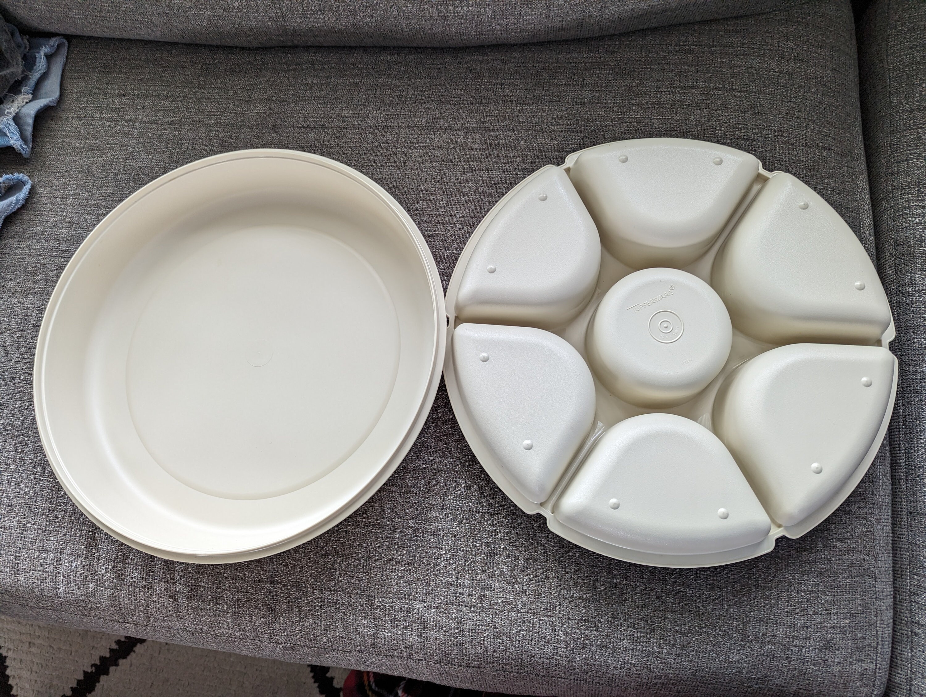 Vintage Tupperware Fruit / Veggie Tray With Lid - Etsy