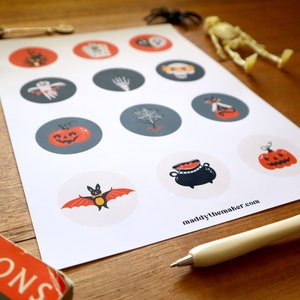 RETRO HALLOWEEN CUPCAKE Topper Printable, Halloween Cupcake Topper ...