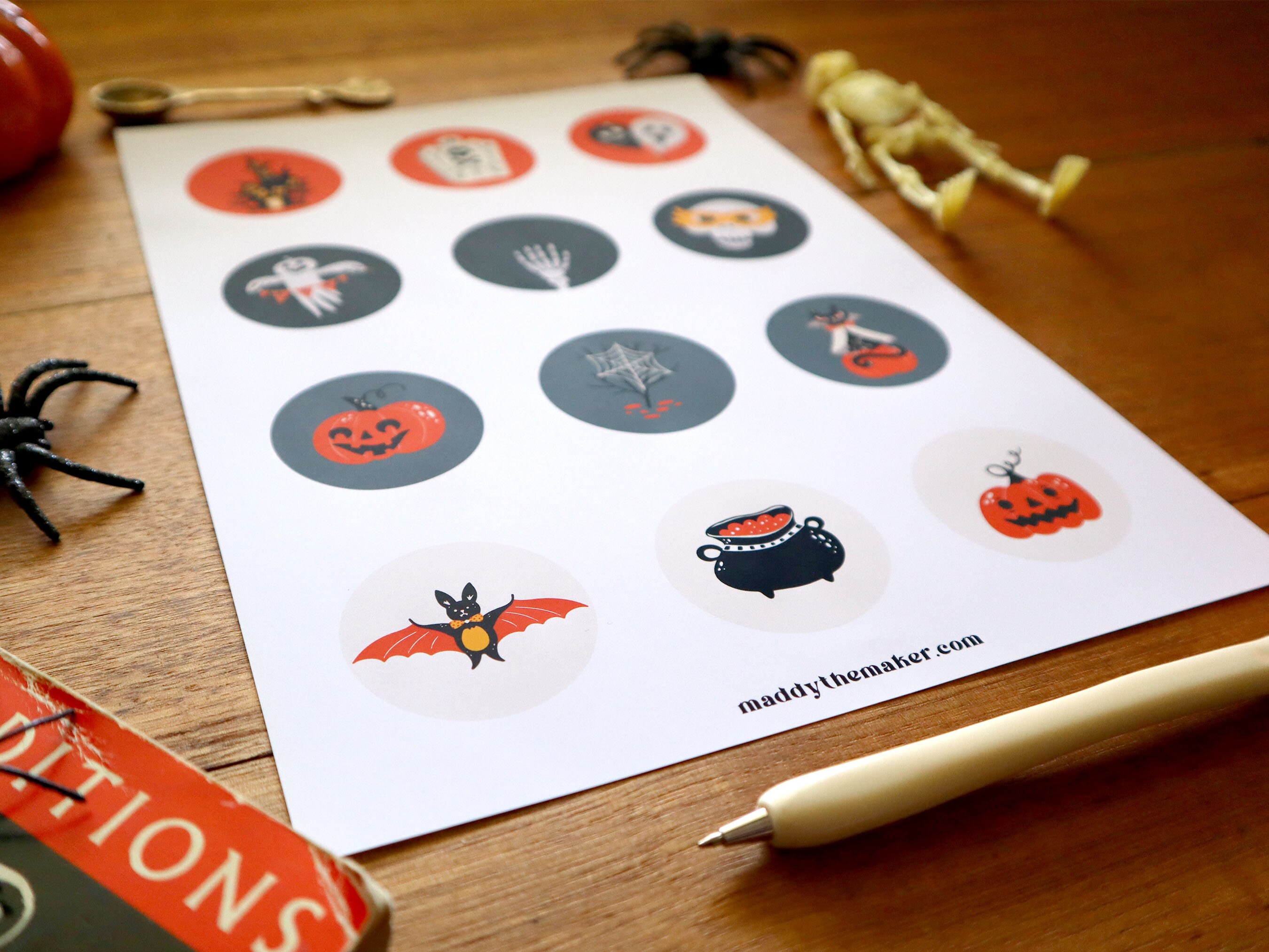 RETRO HALLOWEEN CUPCAKE Topper Printable, Halloween Cupcake Topper ...