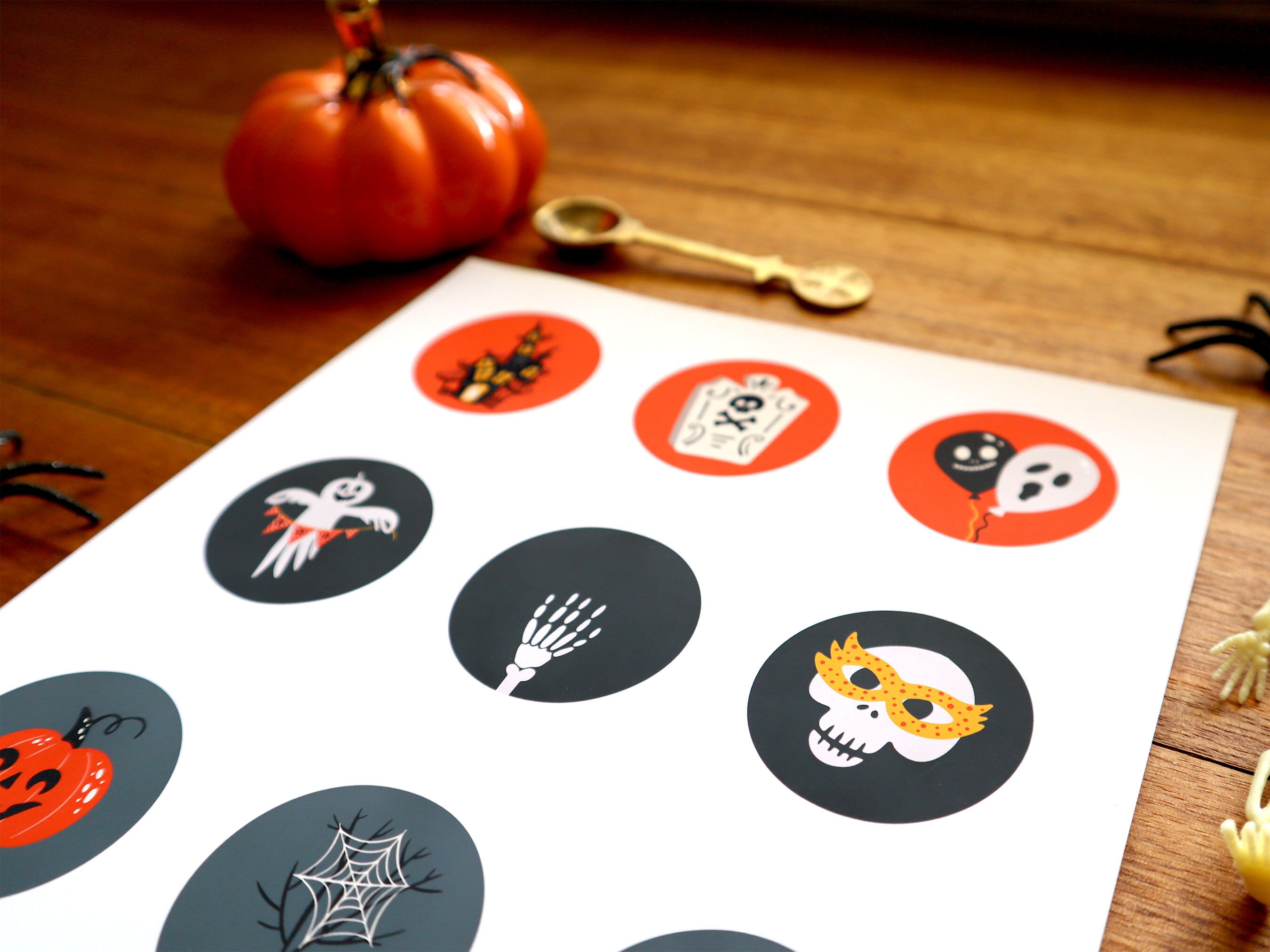 RETRO HALLOWEEN CUPCAKE Topper Printable, Halloween Cupcake Topper ...