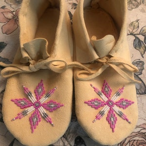 Handmade Traditional *ancient Burst* Beaded Moccasins - Buckskin - Etsy
