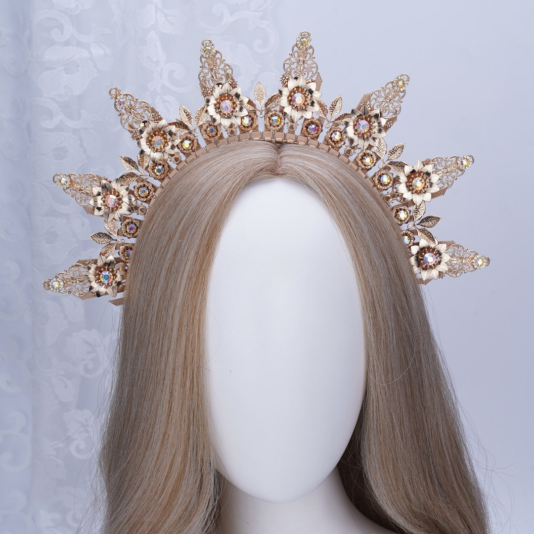 Gold Halo Crown, Gift for Her, Boho Wedding Bridal Tiara, Woodland Fairy Headpiece, Queen ...