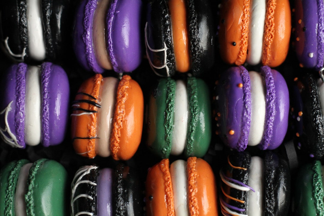 Halloween Macaron Keychains - Etsy