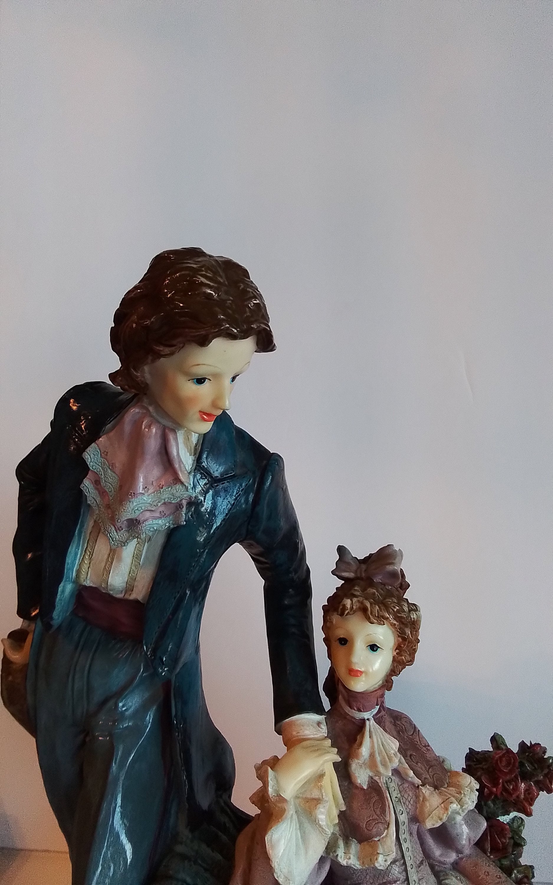 Vintage Meerchi Victorian Couple,female Seated With Flowers Hand ...