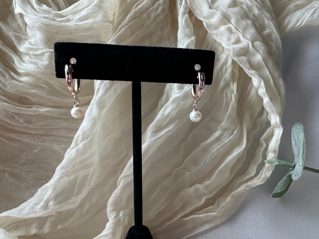 14k Gold Filled 13mm Clasp Hoops With Freshwater Pearls. - Etsy