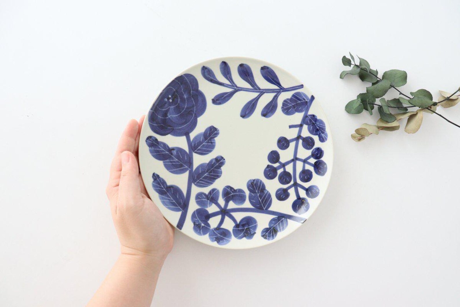 Fururu Rounbd Plate Blue Flower M | Hasami Ware - Etsy