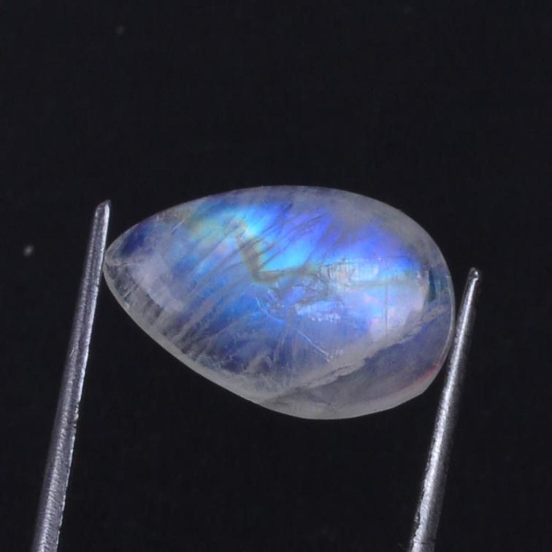 AA+ Quality White Natural Indian Blue Flash Fire Moonstone 7.70 Carat ...
