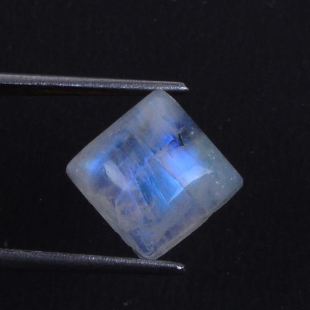AA+ Quality White Natural Indian Blue Flash Fire Moonstone 5.20 Ct ...