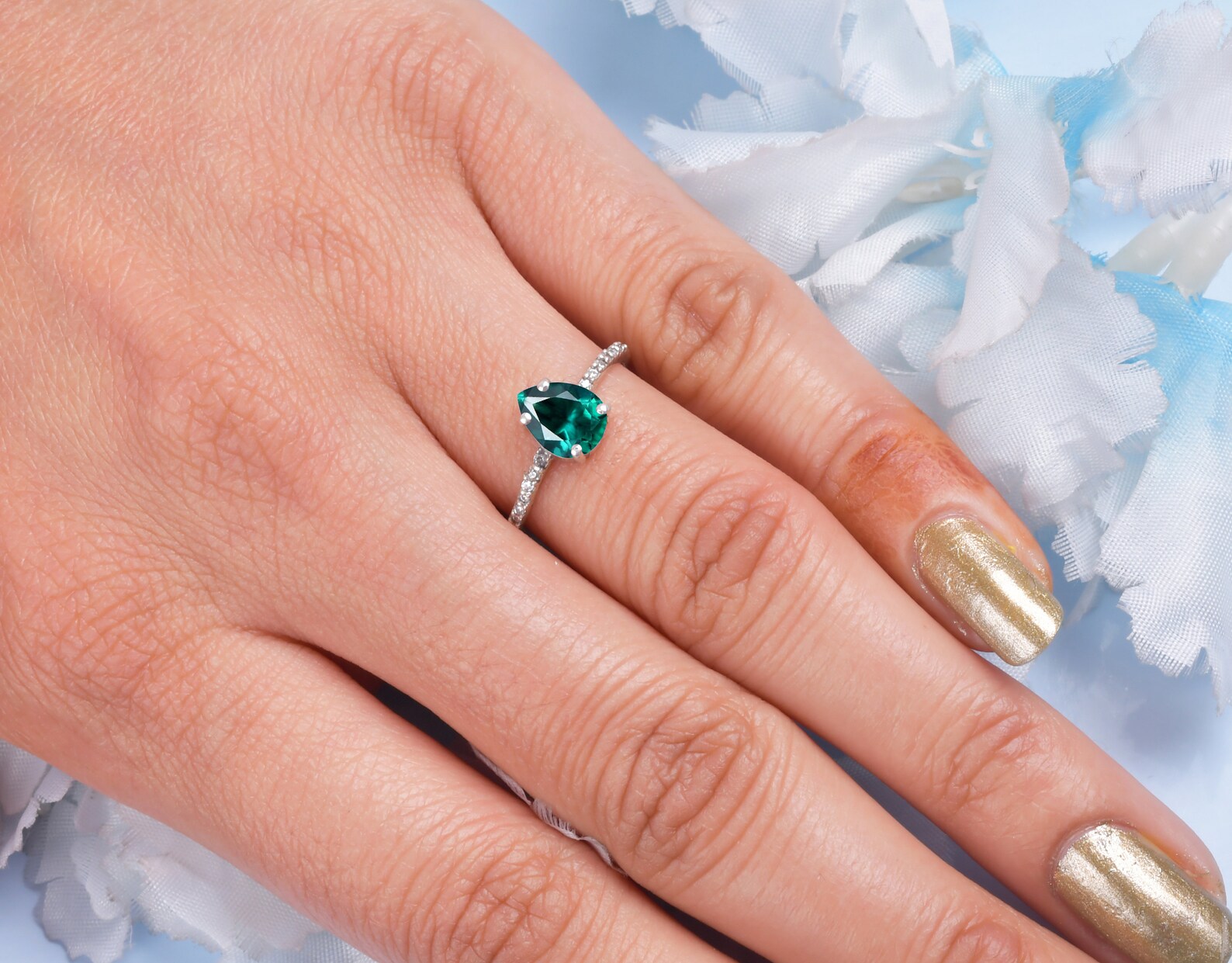 Anillo de zafiro verde azulado talla pera / Oro blanco de 14 quilates ...