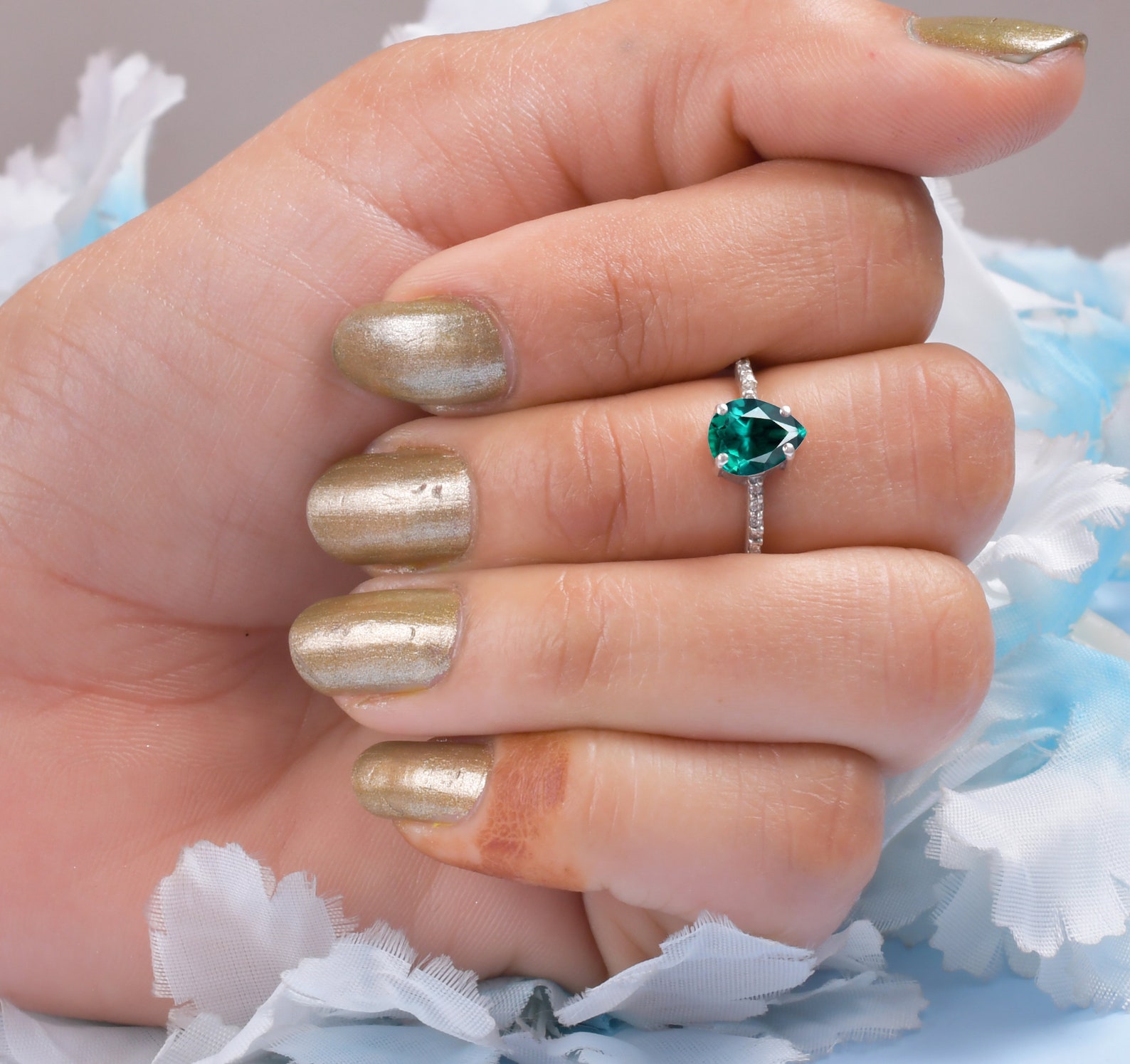 Anillo de zafiro verde azulado talla pera / Oro blanco de 14 quilates ...