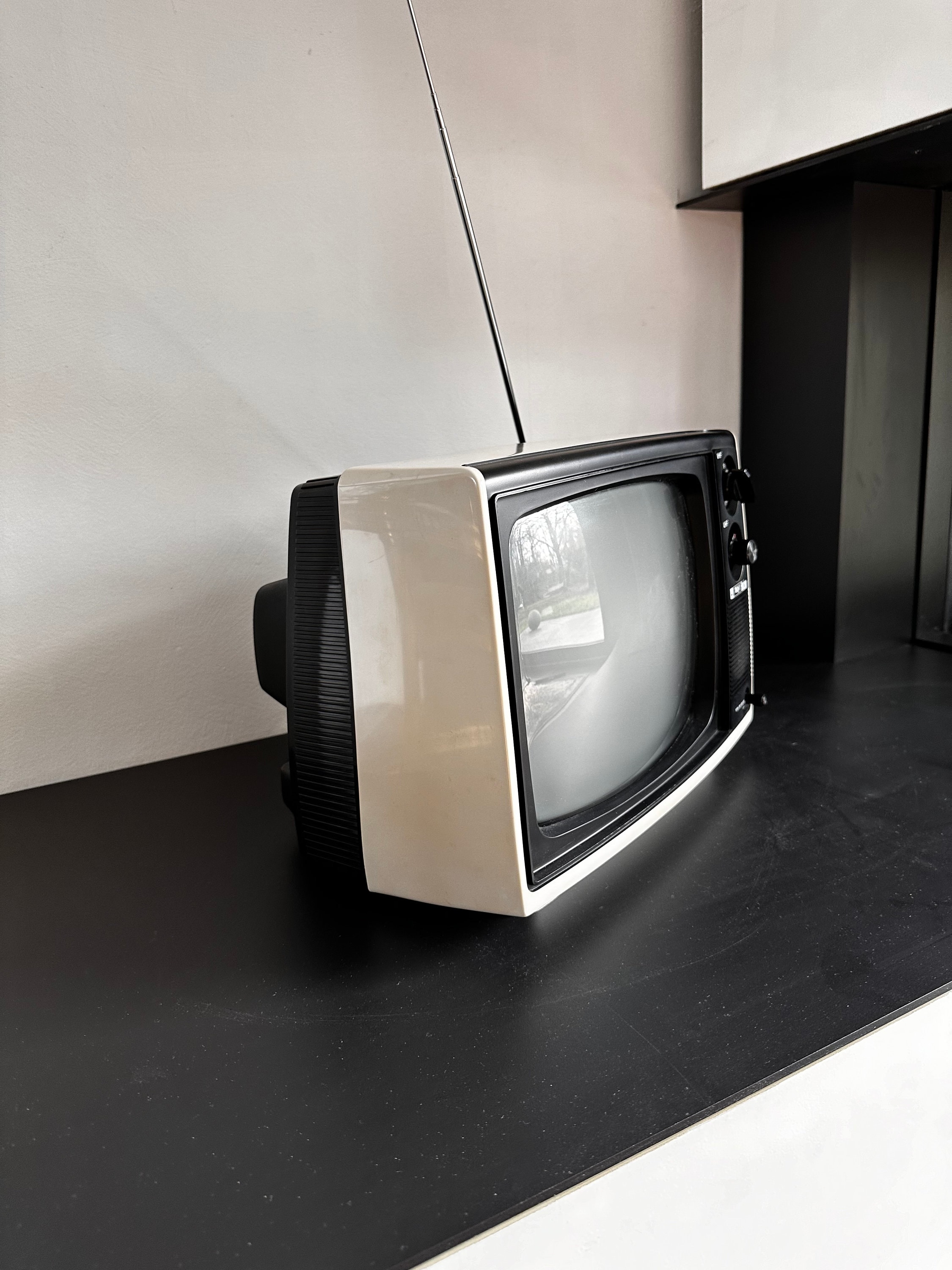 Extremely Rare Vintage 70s Small Portable Tv Tokyo Horizon 12 KT in ...
