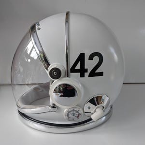 Premium Astronaut Helmet- With LED Lights - Etsy
