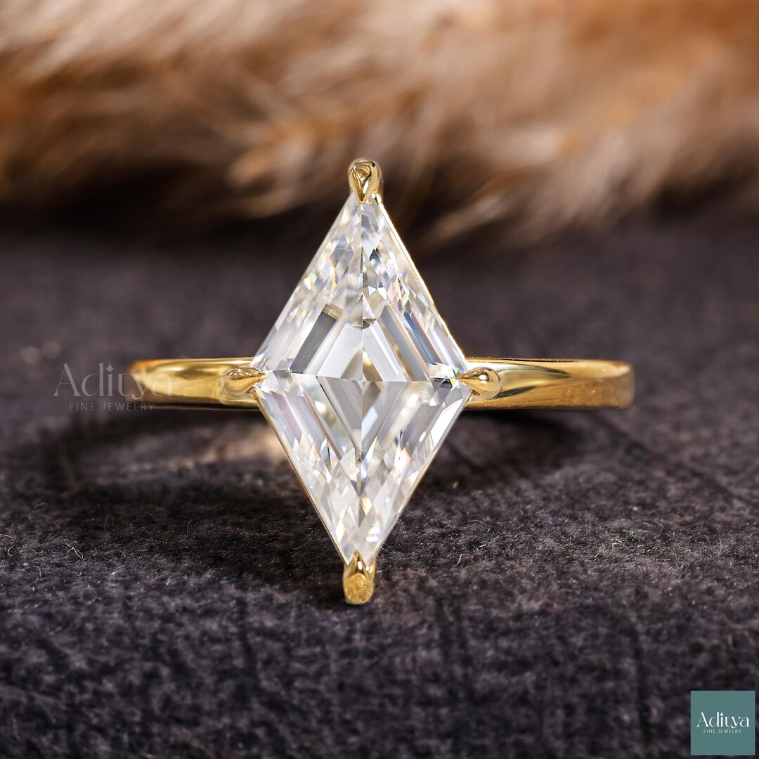 Kite Cut Engagement Ring, 4 Prong Setting, Claw Prong Style, Solitaire ...