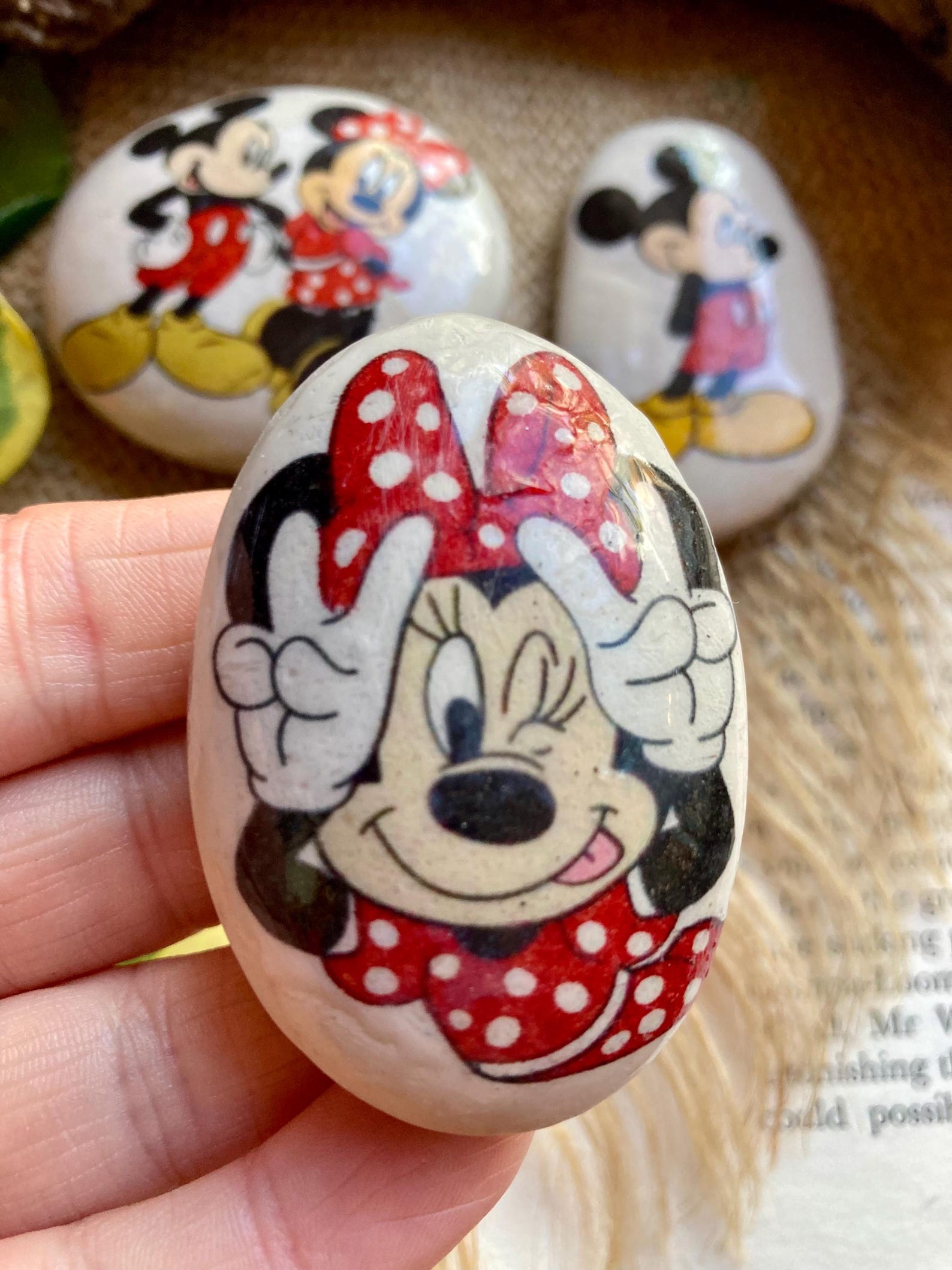 Mickey and Minnie Mouse Pebbles, Pebble Gift Box, Decorative Stones ...