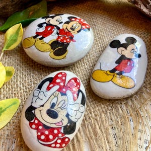 Mickey and Minnie Mouse Pebbles, Pebble Gift Box, Decorative Stones ...