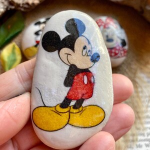 Mickey and Minnie Mouse Pebbles, Pebble Gift Box, Decorative Stones ...
