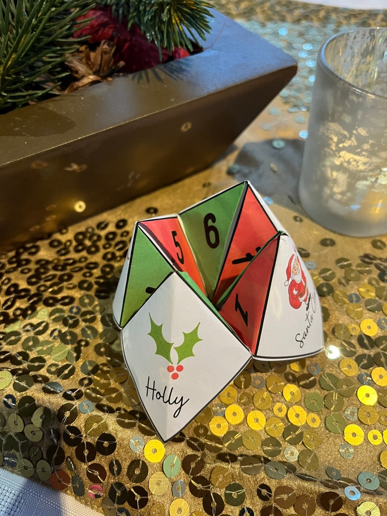 Christmas Fortune Teller Cootie Catcher: Holiday Jokes, Scavenger Hunt ...
