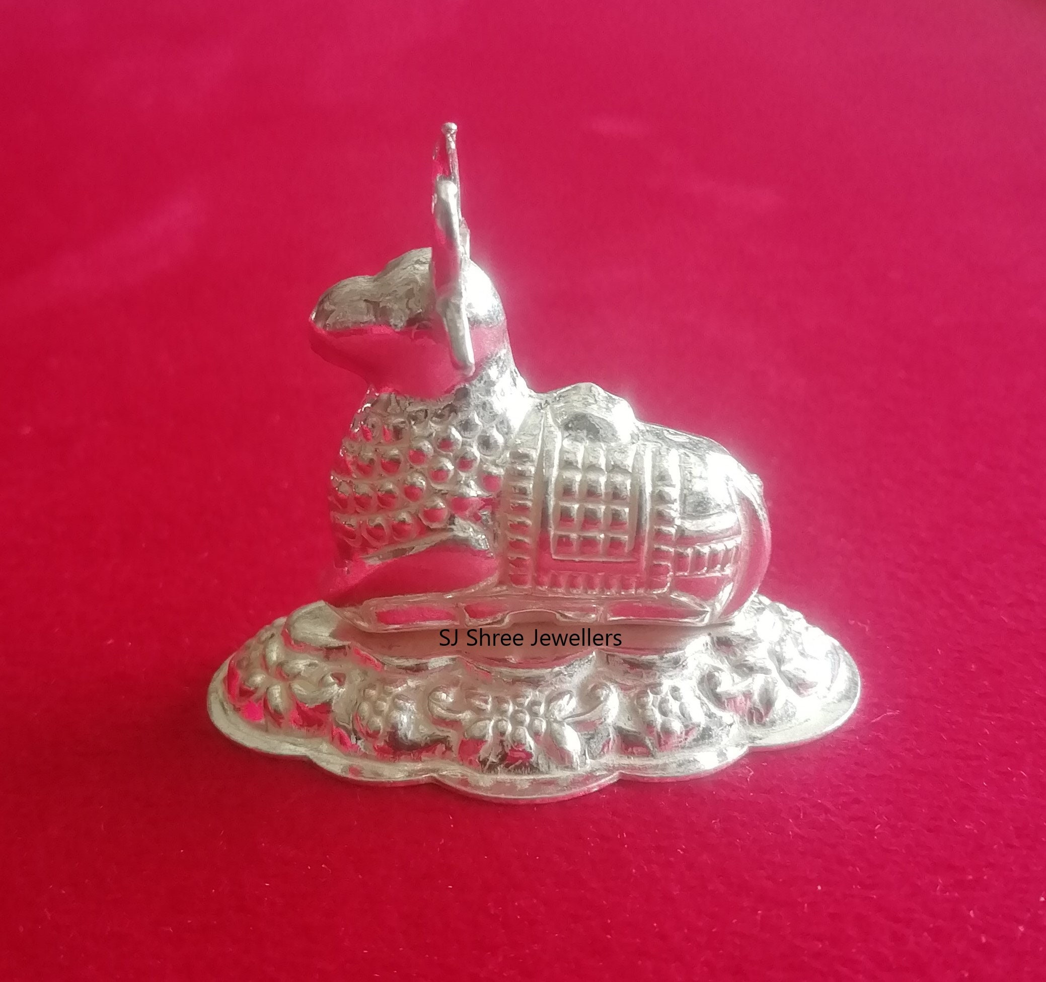 Pure Silver Cow nandi Idol for Puja 3 X 3.5 Cm, for Gifting Pure Silver ...