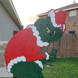 GRINCH Taking Down Christmas Lights CNC File - Etsy