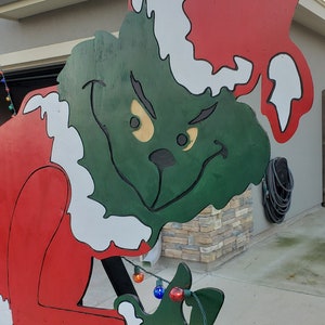 GRINCH Taking Down Christmas Lights CNC File - Etsy